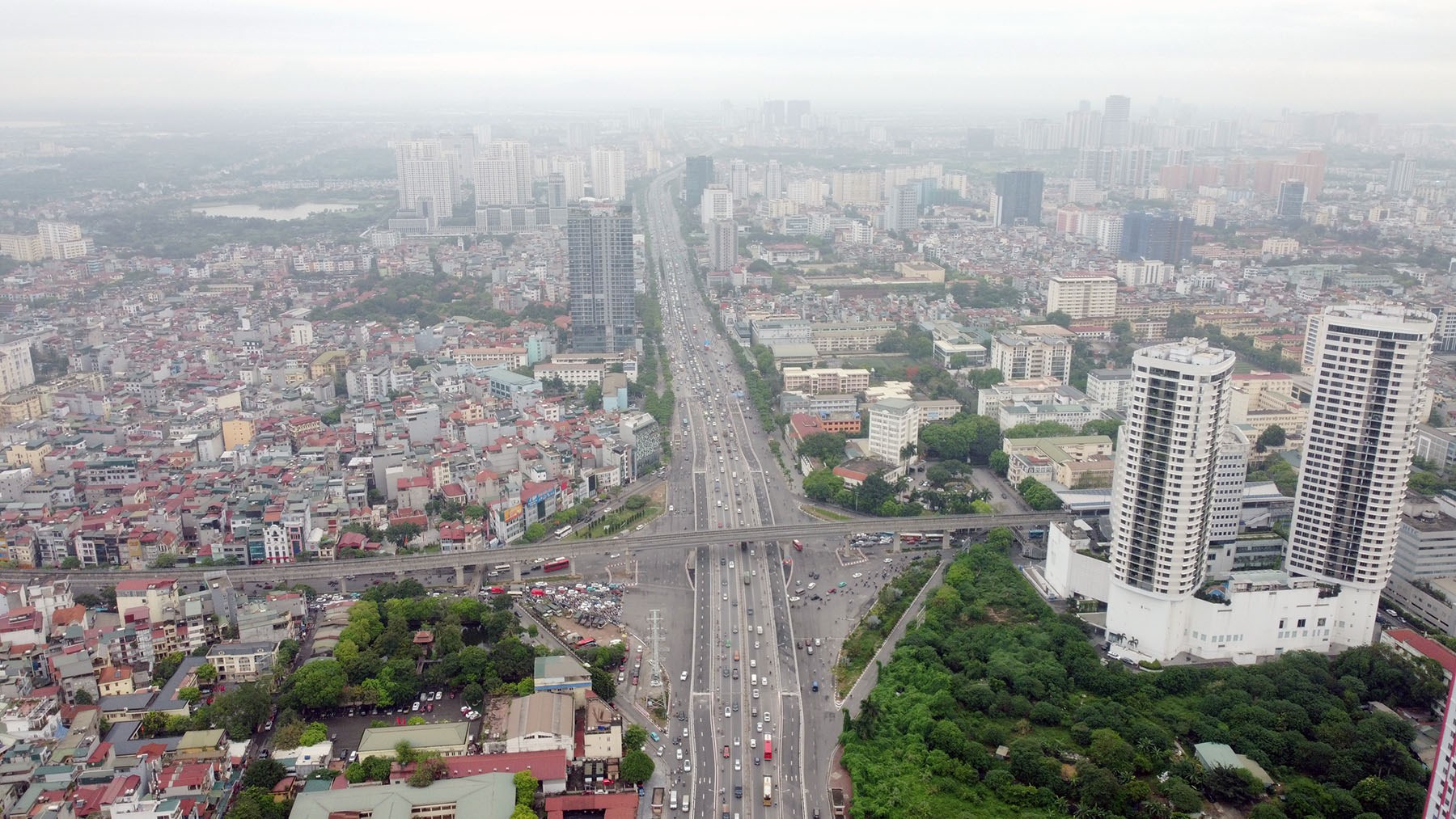 Hình ảnh cầu vượt thép Mai Dịch chờ thông xe