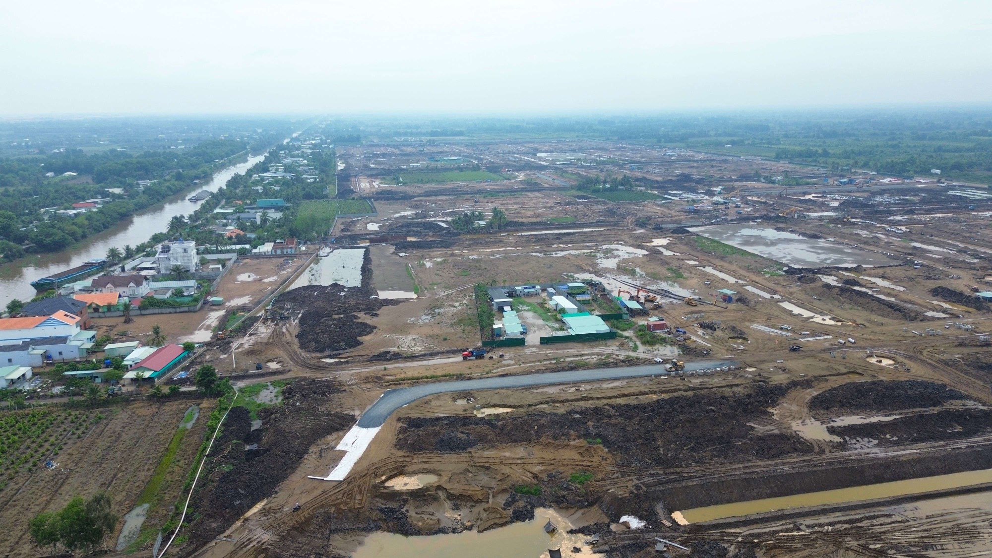 [Photostory] Công trường dự án hơn 100 ha tại Bến Lức, Long An